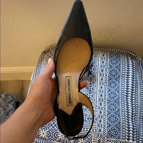 monolo blahnik | Shoes | Classic Black Leather Monolo Kitten Heel ...